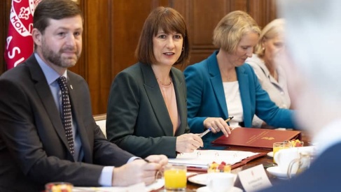 Pound Sterling LIVE: Forecasts, News, Exchange Rates